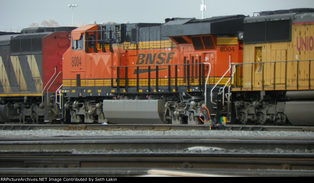 BNSF 8004